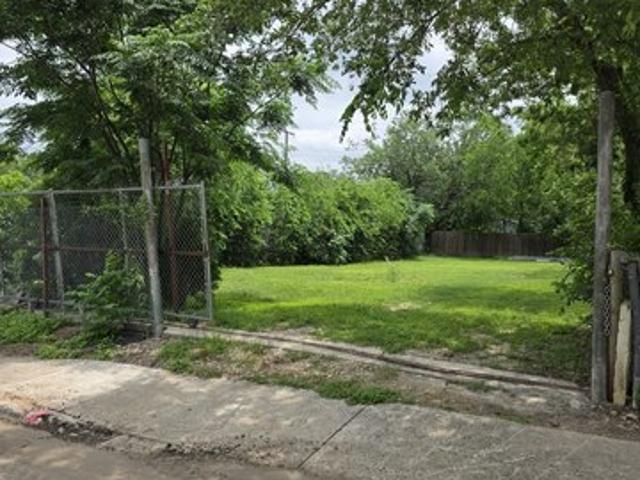 1406 W Ridgewood Ct Lot 9, San Antonio, TX 78201