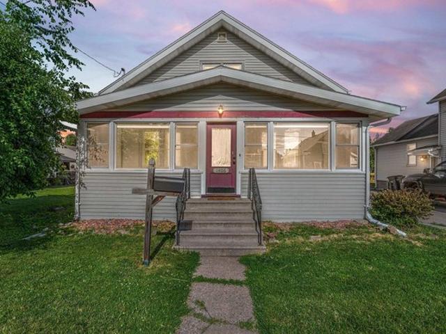 1406 Walnut St, Oshkosh, WI 54901