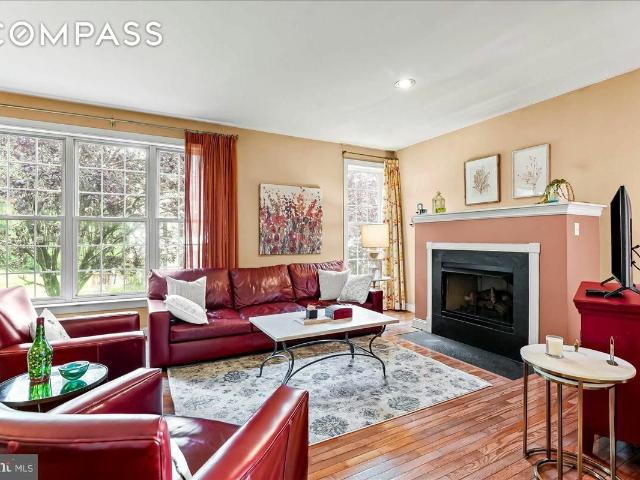 1406 Whispering Brooke Dr, Newtown Square, PA