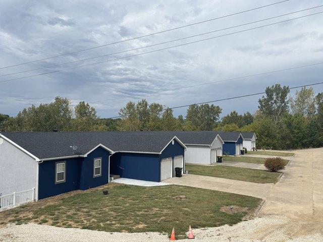 1406 Windcrest Ct, Holts Summit, MO 65043