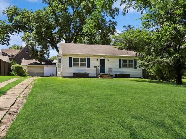 1406 41st St, Des Moines, IA 50311