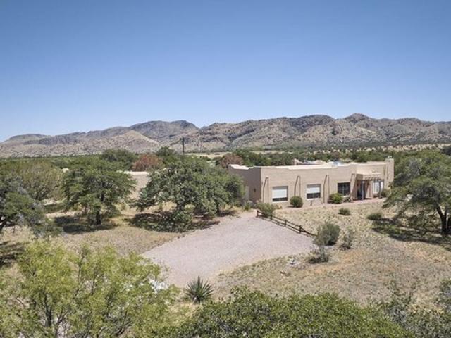 14075 S Sunglow Rd, Pearce, AZ 85625