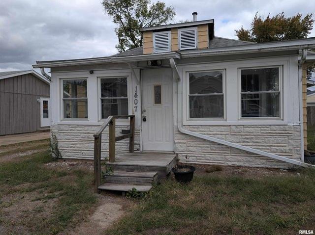 1407 Martha St, Pekin, IL 61554