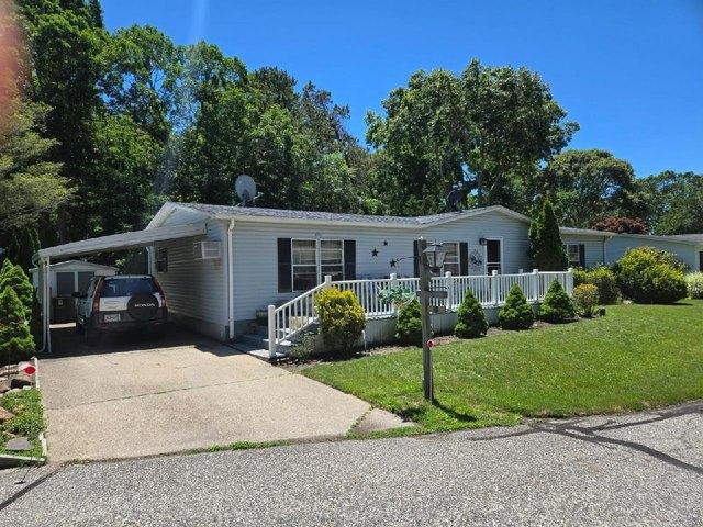 1407 Middle Rd Unit 111, Calverton, NY 11933