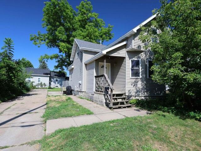 1407 N Main St, Oshkosh, WI 54901