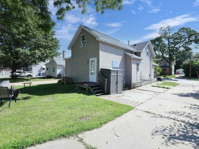 1407 N MAIN Street
