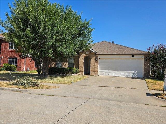 1407 Autumncrest Dr, Arlington, TX 76002