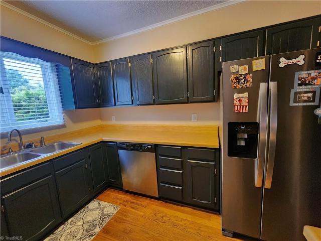 1407 Chestnut Drive #C