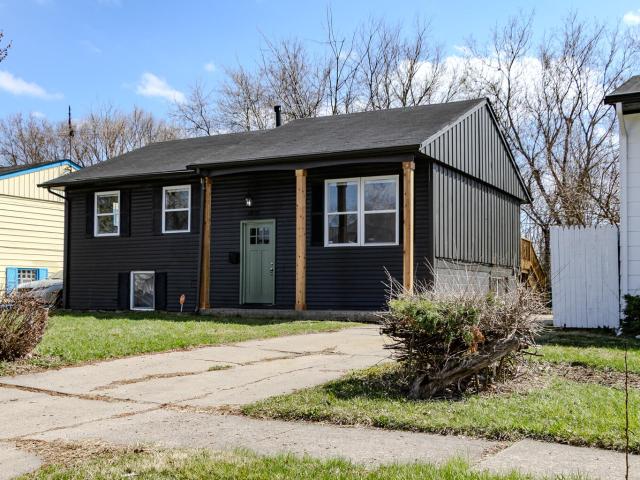 1407 E 51st Place