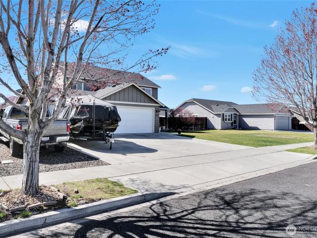 1407 E Crossroads Drive