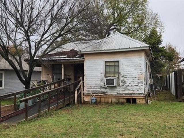 1407 E Wells Ave, Sherman, TX 75090