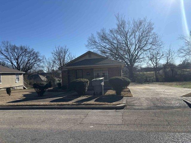 1407 Gill St, Memphis, TN 38106