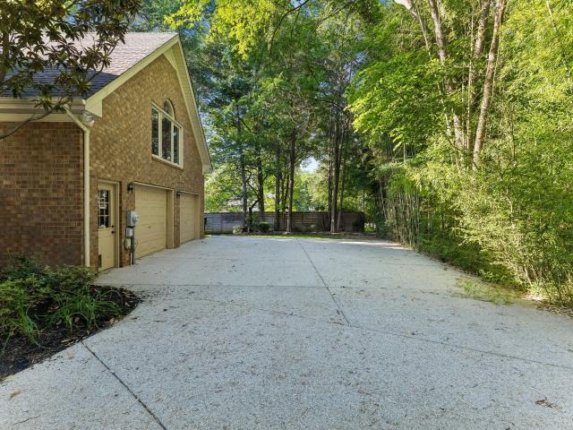 1407 Hawthorn Pl