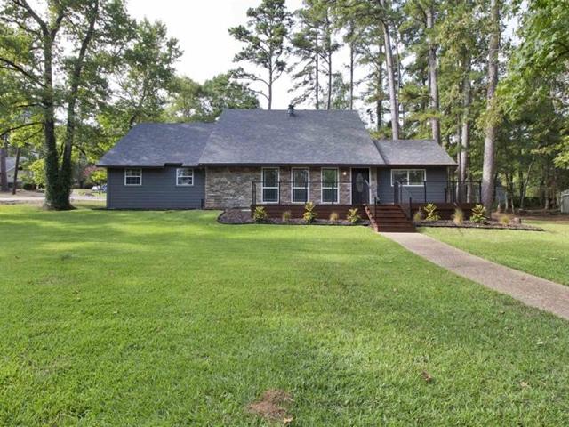 1407 Lakeshore Dr, Lindale, TX 75771