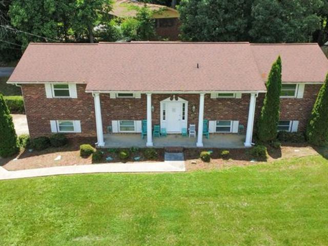 1407 Rosalyn Dr, Knoxville, TN 37914