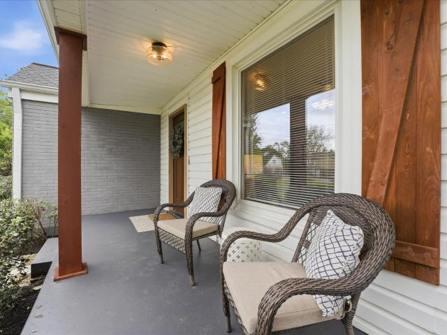 1407 Stratford Ave