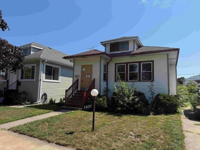1407 S 16th Ave, Maywood, IL 60153