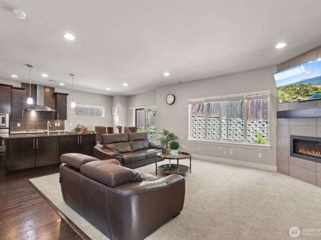 1407 th Street SW