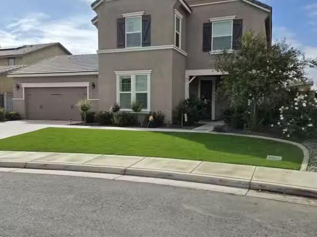 1407 Waterfall Ln, Bakersfield, CA 93311