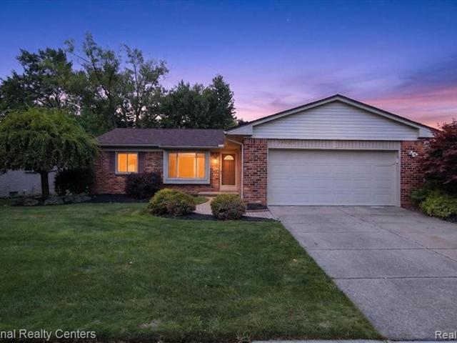 14081 Riga St, Livonia, MI 48154