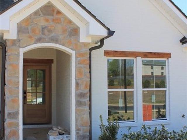 14087 Glenview Dr, Northport, AL 35475