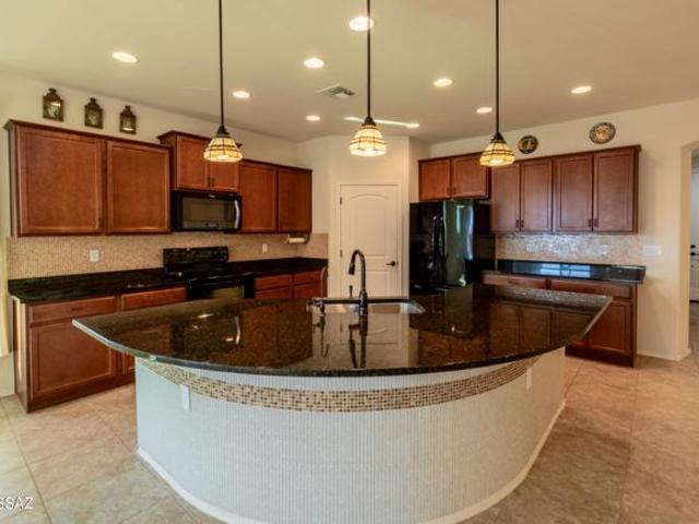 14086 E Voss St, Vail, AZ 85641