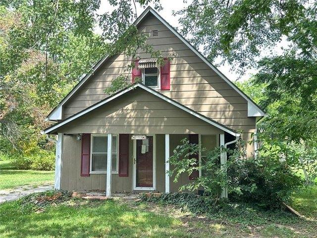 1408 N 3rd St, Neodesha, KS 66757