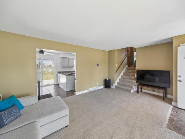 1408 N 9th Ave Place E