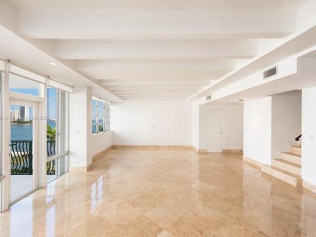 1408 Brickell Bay Dr #611, Miami, FL 33131