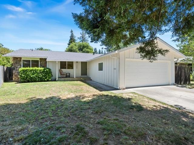 1408 Camphor Ln, Davis, CA 95618