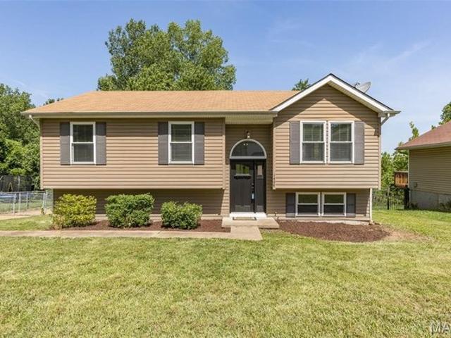 1408 Castle Mill Dr, Arnold, MO 63010