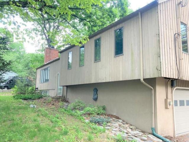 1408 East St, Southington, CT 06489