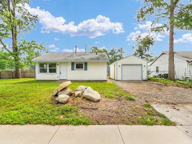 1408 Hedge Rd, Champaign, IL 61821