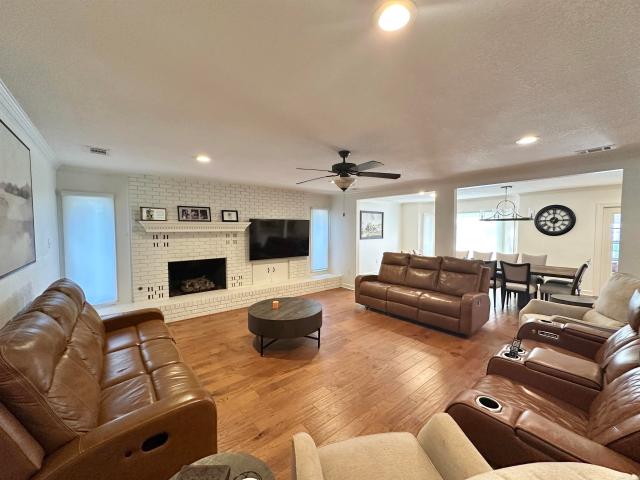 1408 Hillcrest