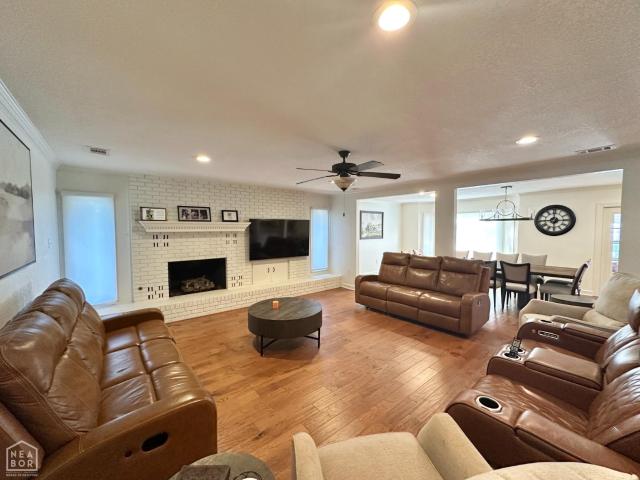 1408 Hillcrest Drive