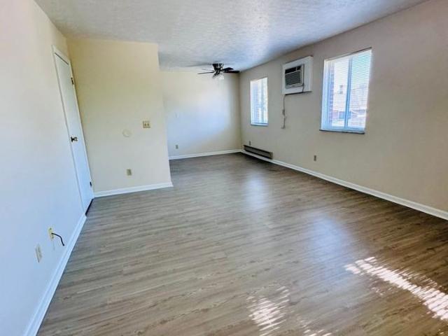 1408 Jackson Lane Multi Unit 2 Bedroom Apartment for Rent at 1408 Jackson Ln, Middletown, OH 45044