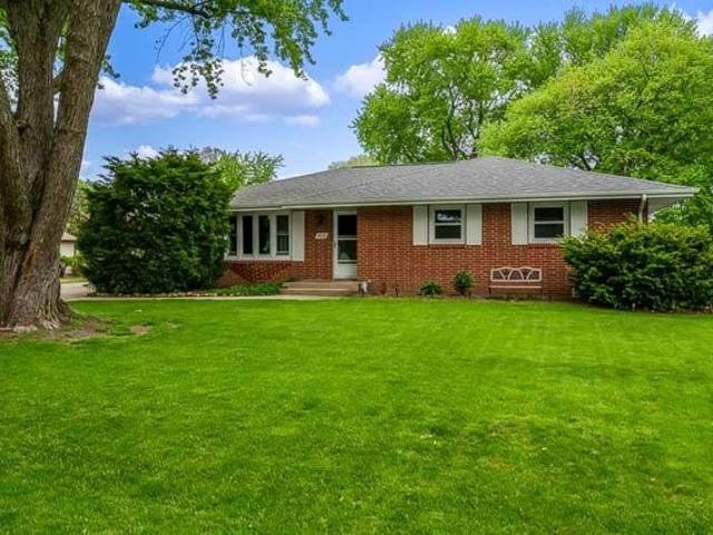 1408 Lilac Ln, Machesney Park, IL 61115