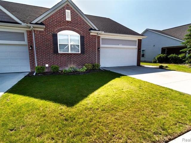 1408 Lincoln St, Lapeer, MI 48446