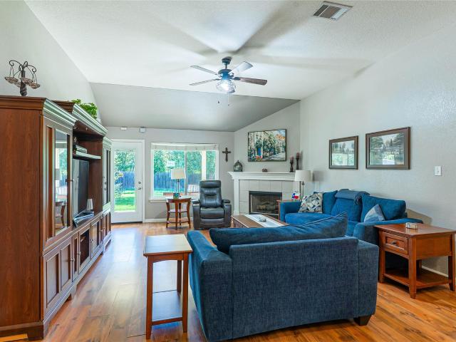 1408 Ridgewood Dr