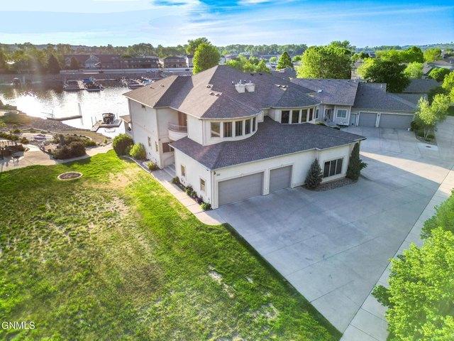1408 Riverwood Dr, Bismarck, ND 58504