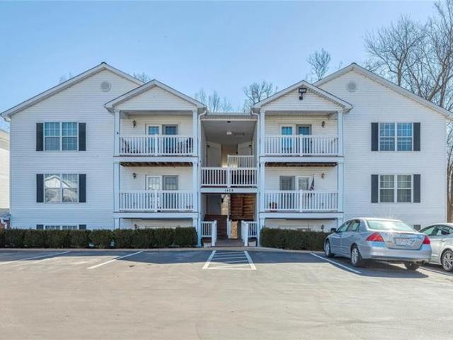 1408 Summertree Springs Ave Apt I, Valley Park, MO 63088