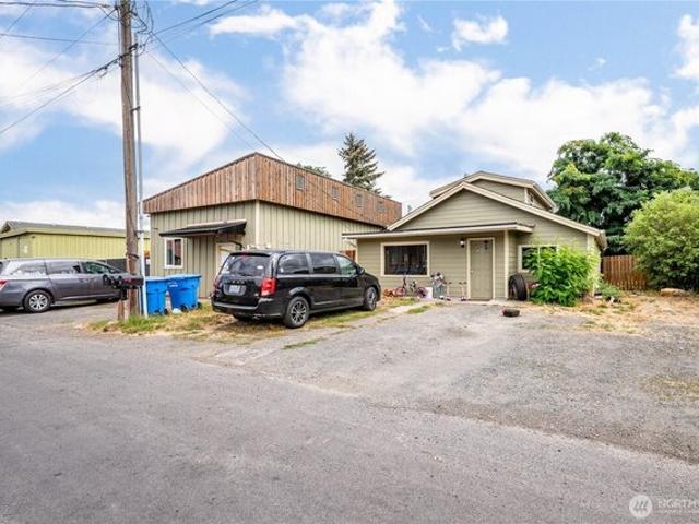 1408 S 5th Ave, Kelso, WA 98626