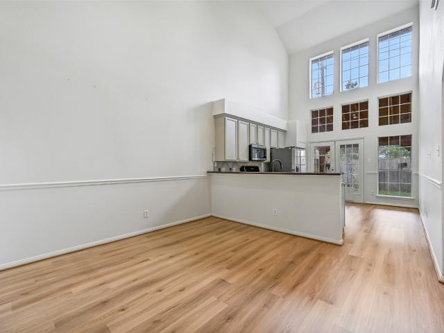 1408 S Friendswood Drive 105