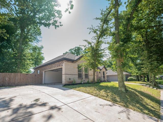 1408 Spinnaker Ln, Azle, TX 76020 | MLS #21326