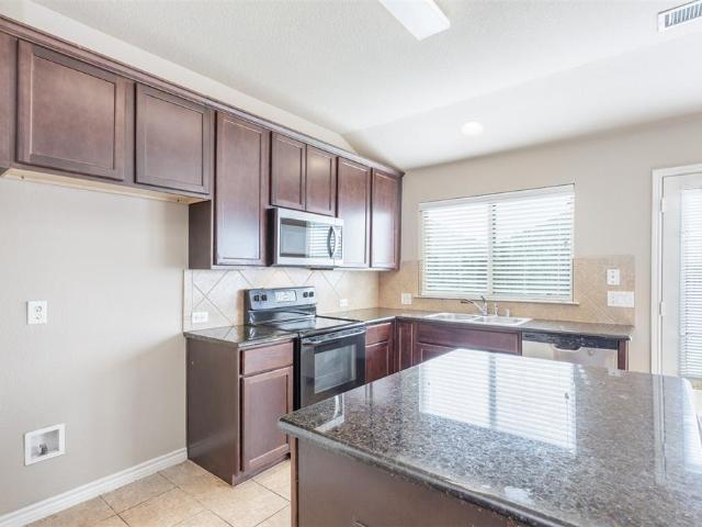 1408 Villa Paloma Blvd, Little Elm, TX 75068 | MLS #21138