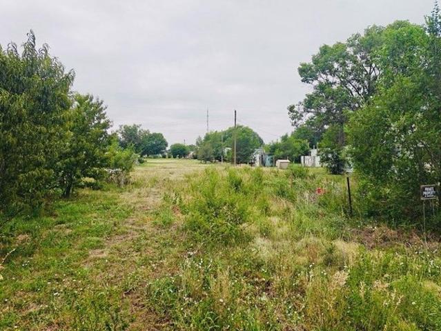 1408 W 14th St, McCook, NE 69001