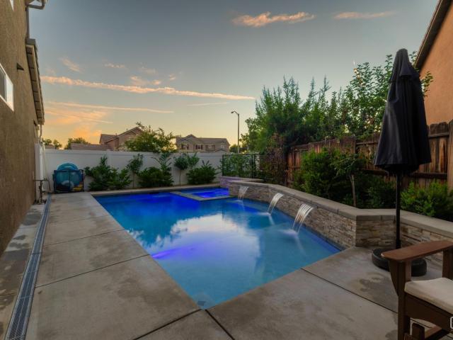 1408 Waterfall Lane