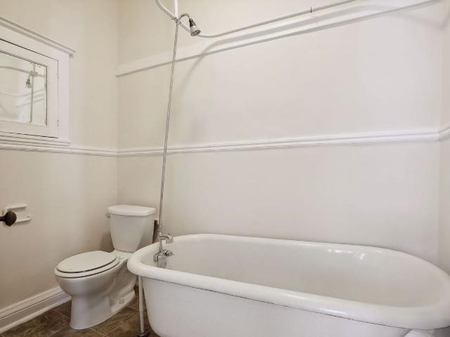 1408 West 28th Street 2 Bedroom Apartment for Rent at 1408 W 28th St, Minneapolis, MN 55408 Lowry Hill East