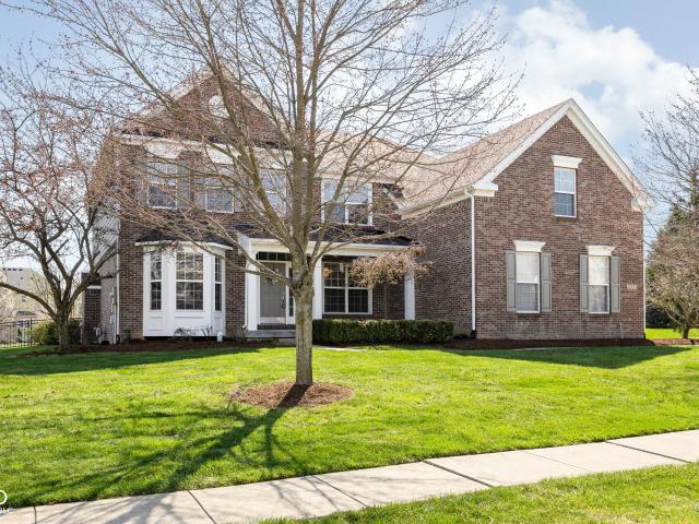 14095 Farmstead Dr, Fishers, IN 46040 | MLS #22085 | Compass