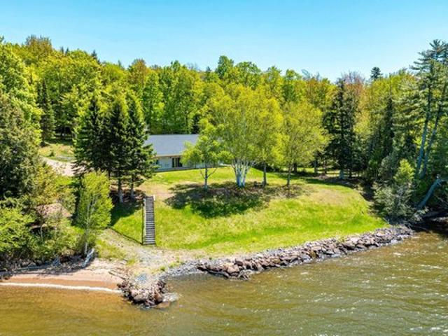 14098 Bayview Dr, L'Anse, MI 49946